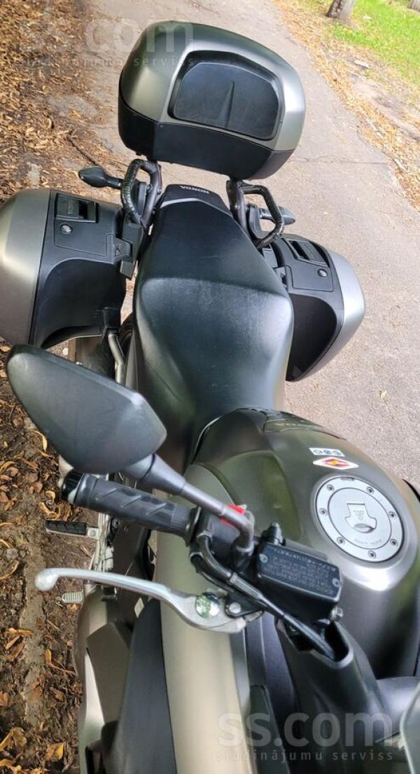 Honda VFR 800X 2013 in Riga, with an engine capacity of 0.80 L and mileage of 0 thousand km for 4200 €, photo 3 on AUTOMOTO.COM.LV