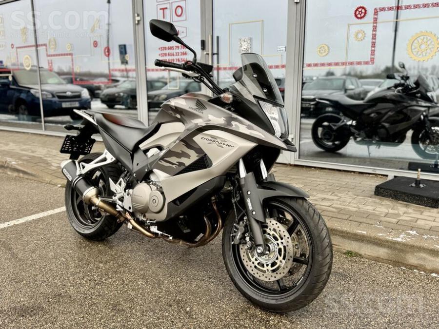 Honda VFR 800X 2013 in Riga, with an engine capacity of 0.80 L and mileage of 0 thousand km for 5299 €, photo 7 on AUTOMOTO.COM.LV