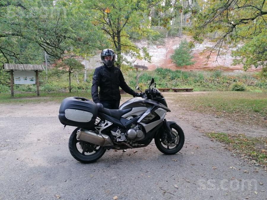Хонда VFR 800X 2013 в Мадона, объемом двигателя 0.80 л и пробегом 0 тыс. км за 5000 €, фото 6 на AUTOMOTO.COM.LV