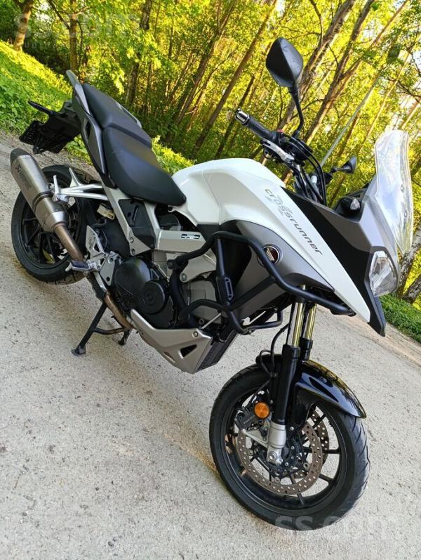 Honda VFR 800X 2015 Rīga, ar dzinēja tilpumu 0.80 L un nobraukumu 0 tūkst. km par 5900 €, foto 4 vietnē AUTOMOTO.COM.LV