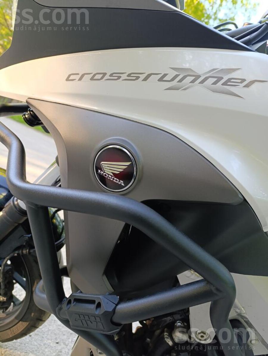 Honda VFR 800X 2015 in Riga, with an engine capacity of 0.80 L and mileage of 0 thousand km for 5900 €, photo 8 on AUTOMOTO.COM.LV