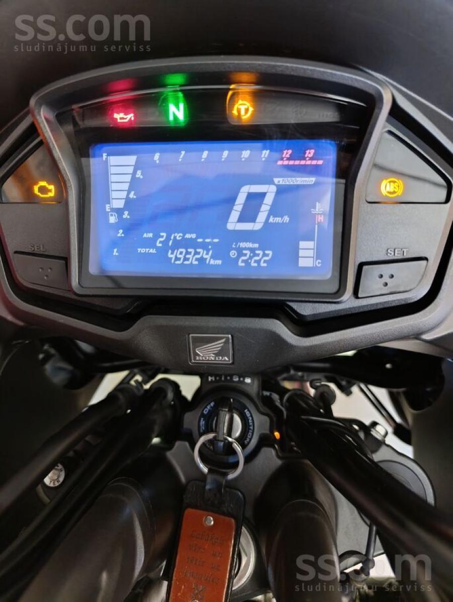 Honda VFR 800X 2015 in Riga, with an engine capacity of 0.80 L and mileage of 0 thousand km for 5900 €, photo 9 on AUTOMOTO.COM.LV