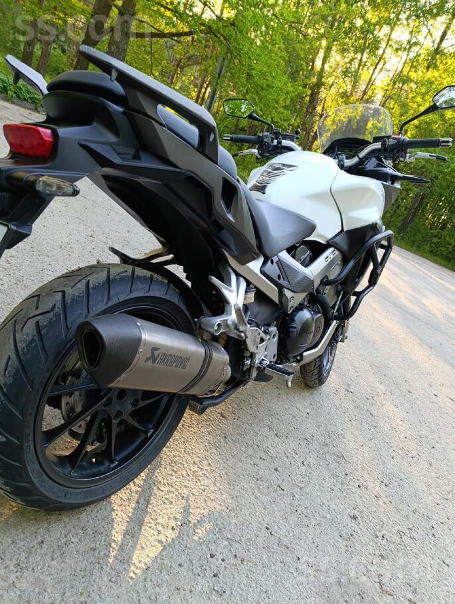 Honda VFR 800X 2015 in Riga, with an engine capacity of 0.80 L and mileage of 0 thousand km for 5900 €, photo 11 on AUTOMOTO.COM.LV