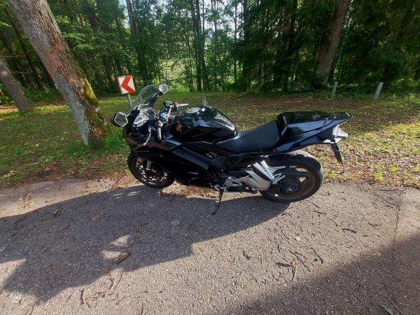 Черный Хонда VFR 2014 в Вильнюс, объемом двигателя 0.80 л и пробегом 9 тыс. км за 6200 €, фото 4 на AUTOMOTO.COM.LV