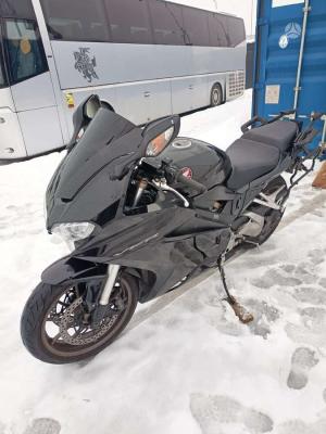 Melns Honda VFR 2018 Kauņa, ar dzinēja tilpumu 0.80 L un nobraukumu 44 tūkst. km par 4750 €, foto 3 vietnē AUTOMOTO.COM.LV