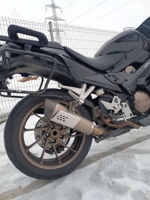 Melns Honda VFR 2018 Kauņa, ar dzinēja tilpumu 0.80 L un nobraukumu 44 tūkst. km par 4750 €, foto 13 vietnē AUTOMOTO.COM.LV