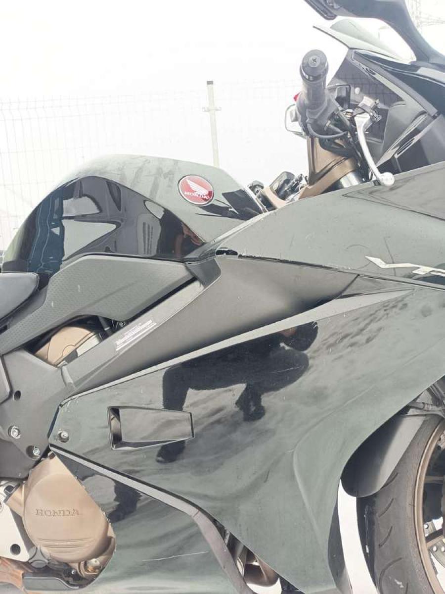 Melns Honda VFR 2018 Kauņa, ar dzinēja tilpumu 0.80 L un nobraukumu 44 tūkst. km par 4750 €, foto 14 vietnē AUTOMOTO.COM.LV