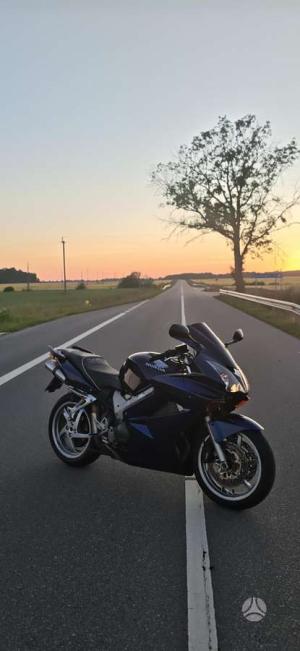 Blue Honda VFR 2002 in Kaunas, with an engine capacity of 0.78 L and mileage of 55 thousand km for 4000 €, photo  on AUTOMOTO.COM.LV
