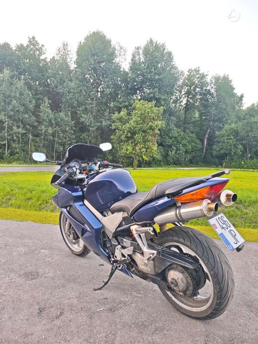 Blue Honda VFR 2002 in Kaunas, with an engine capacity of 0.78 L and mileage of 55 thousand km for 4000 €, photo 6 on AUTOMOTO.COM.LV