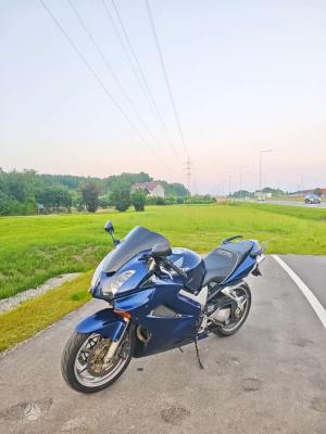 Blue Honda VFR 2002 in Kaunas, with an engine capacity of 0.78 L and mileage of 55 thousand km for 4000 €, photo 7 on AUTOMOTO.COM.LV