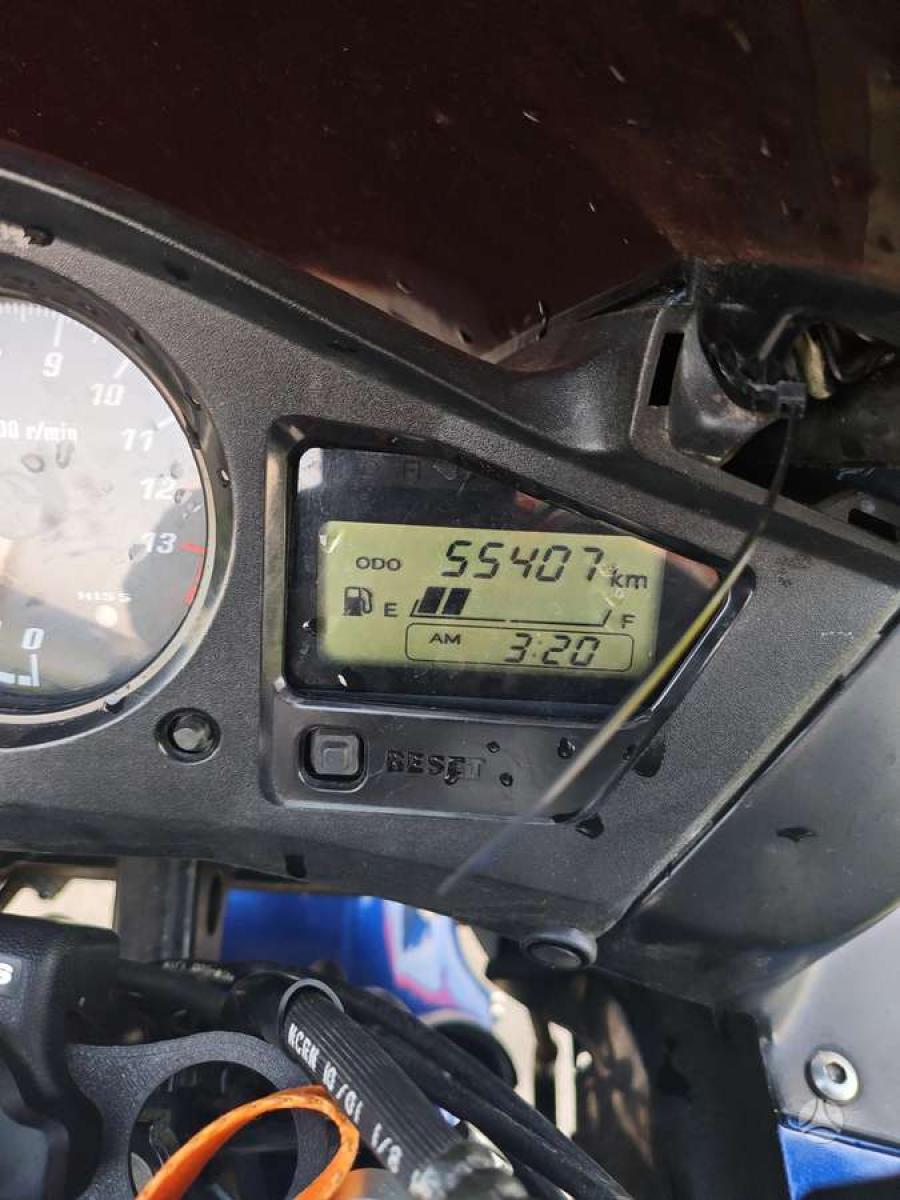 Blue Honda VFR 2002 in Kaunas, with an engine capacity of 0.78 L and mileage of 55 thousand km for 4000 €, photo 9 on AUTOMOTO.COM.LV