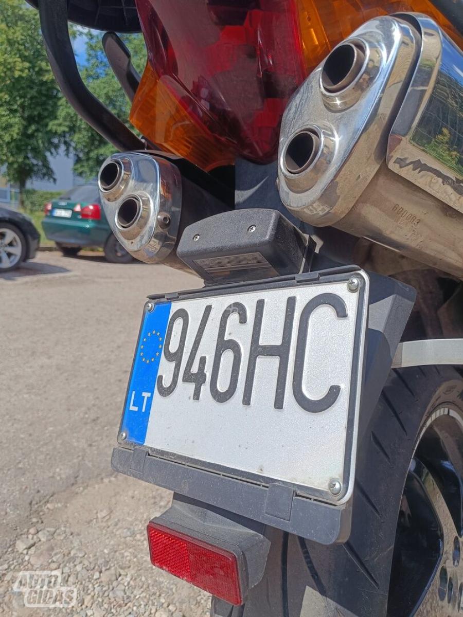 Grey Honda VFR 2002 in Vilnius, with an engine capacity of 0.80 L and mileage of 74 thousand km for 1600 €, photo 7 on AUTOMOTO.COM.LV
