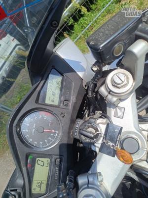 Grey Honda VFR 2002 in Vilnius, with an engine capacity of 0.80 L and mileage of 74 thousand km for 1600 €, photo 8 on AUTOMOTO.COM.LV