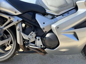 Серый Хонда VFR 2006 в Вилкавишкис, объемом двигателя 0.80 л и пробегом 35 тыс. км за 3750 €, фото 5 на AUTOMOTO.COM.LV