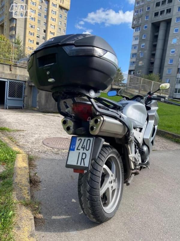 Pelēks Honda VFR 2006 Kauņa, ar dzinēja tilpumu 0.80 L un nobraukumu 72 tūkst. km par 3150 €, foto 4 vietnē AUTOMOTO.COM.LV
