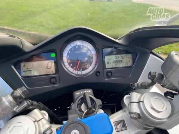 Pelēks Honda VFR 2006 Kauņa, ar dzinēja tilpumu 0.80 L un nobraukumu 72 tūkst. km par 3150 €, foto 8 vietnē AUTOMOTO.COM.LV