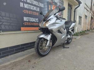 Pelēks Honda VFR 2009 Panevēža, ar dzinēja tilpumu 0.80 L un nobraukumu 85 tūkst. km par 2650 €, foto 3 vietnē AUTOMOTO.COM.LV