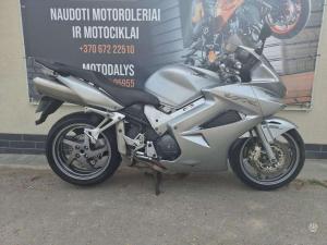 Pelēks Honda VFR 2009 Panevēža, ar dzinēja tilpumu 0.80 L un nobraukumu 85 tūkst. km par 2650 €, foto 4 vietnē AUTOMOTO.COM.LV