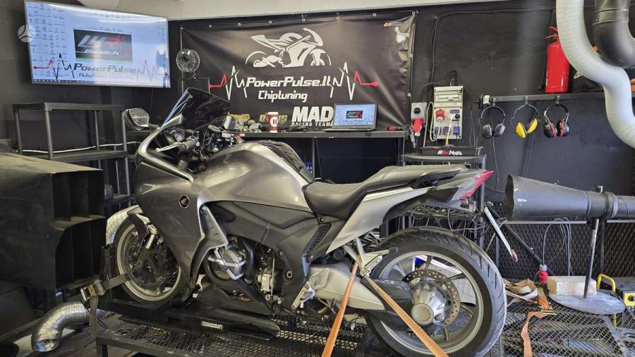 Серый Хонда VFR 2010 в Клайпеда, объемом двигателя 1.20 л и пробегом 49 тыс. км за 6900 €, фото 1 на AUTOMOTO.COM.LV