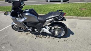 Серый Хонда VFR 2010 в Клайпеда, объемом двигателя 1.20 л и пробегом 49 тыс. км за 6900 €, фото 5 на AUTOMOTO.COM.LV