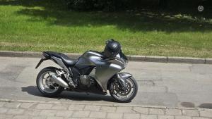 Серый Хонда VFR 2010 в Клайпеда, объемом двигателя 1.20 л и пробегом 49 тыс. км за 6900 €, фото 9 на AUTOMOTO.COM.LV