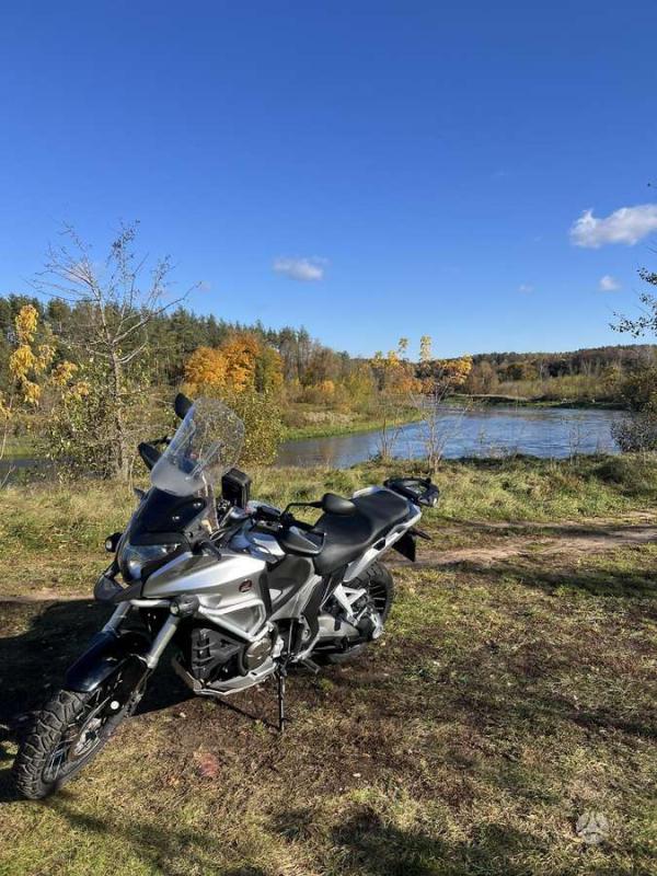 Pelēks Honda VFR 2012 Viļņa, ar dzinēja tilpumu 0.00 L un nobraukumu 56 tūkst. km par 6700 €, foto 6 vietnē AUTOMOTO.COM.LV
