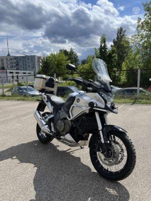 Grey Honda VFR 2012 in Vilnius, with an engine capacity of 1.24 L and mileage of 59 thousand km for 6300 €, photo 8 on AUTOMOTO.COM.LV