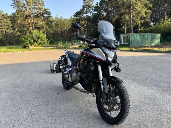 Grey Honda VFR 2013 in Druskininkai, with an engine capacity of 1.24 L and mileage of 71 thousand km for 6100 €, photo 6 on AUTOMOTO.COM.LV