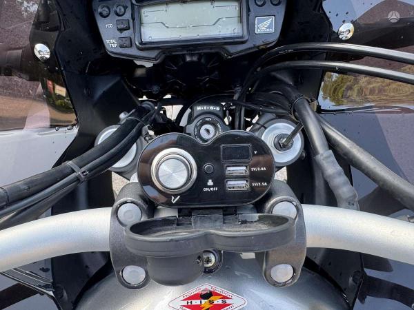 Grey Honda VFR 2013 in Druskininkai, with an engine capacity of 1.24 L and mileage of 71 thousand km for 6100 €, photo 9 on AUTOMOTO.COM.LV