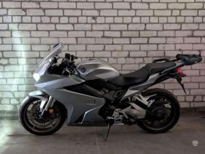 Pelēks Honda VFR 2019 Kauņa, ar dzinēja tilpumu 0.80 L un nobraukumu 25 tūkst. km par 5500 €, foto 5 vietnē AUTOMOTO.COM.LV