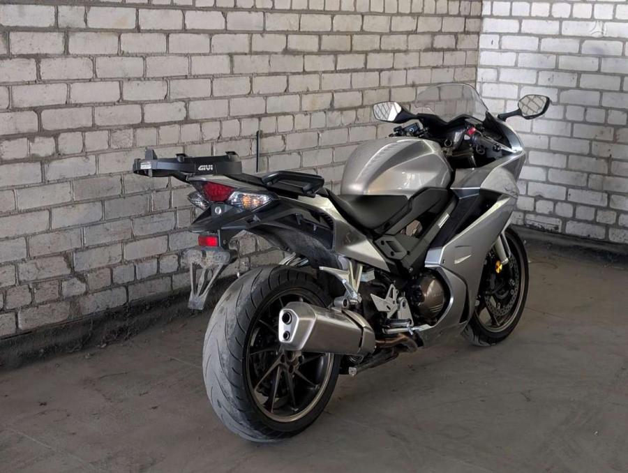 Pelēks Honda VFR 2019 Kauņa, ar dzinēja tilpumu 0.80 L un nobraukumu 25 tūkst. km par 5500 €, foto 7 vietnē AUTOMOTO.COM.LV