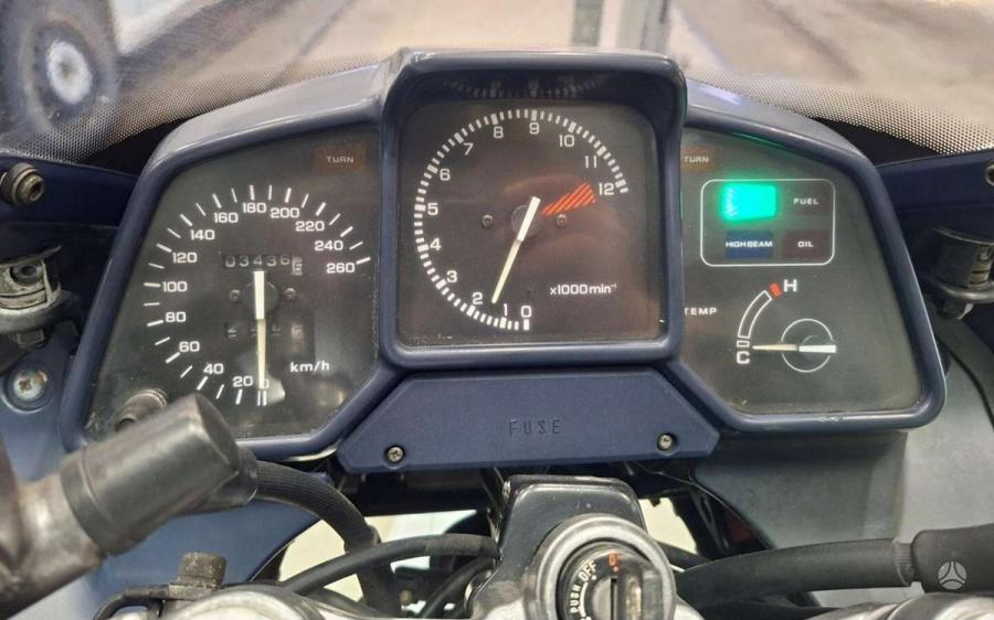Honda VFR 1986 in Siauliai, with an engine capacity of 0.75 L and mileage of 3 thousand km for 1999 €, photo 4 on AUTOMOTO.COM.LV