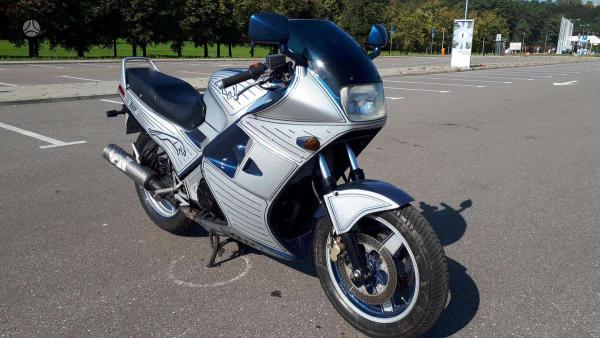Honda VFR 1986 in Vilnius, with an engine capacity of 0.75 L and mileage of 38 thousand km for 999 €, photo 6 on AUTOMOTO.COM.LV