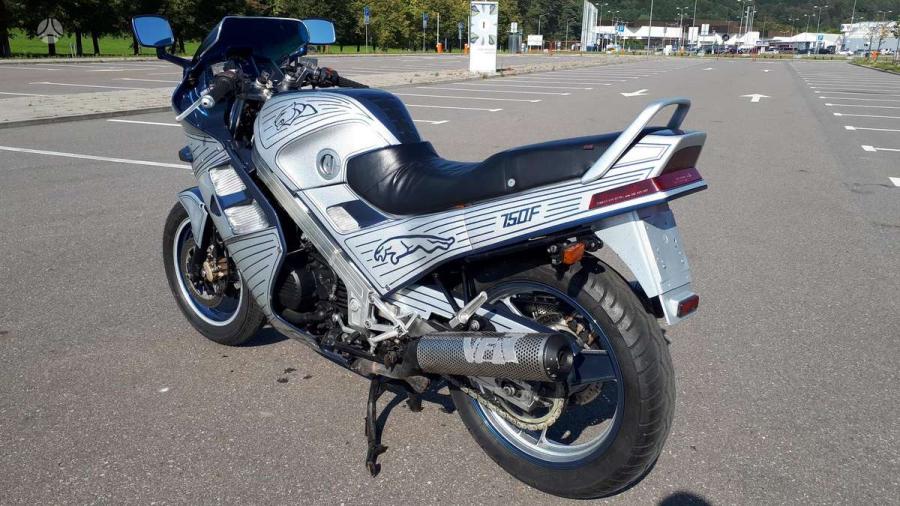 Хонда VFR 1986 в Вильнюс, объемом двигателя 0.75 л и пробегом 38 тыс. км за 999 €, фото 8 на AUTOMOTO.COM.LV
