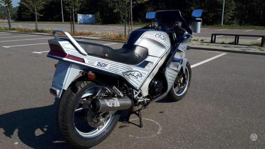 Хонда VFR 1986 в Вильнюс, объемом двигателя 0.75 л и пробегом 38 тыс. км за 999 €, фото 9 на AUTOMOTO.COM.LV