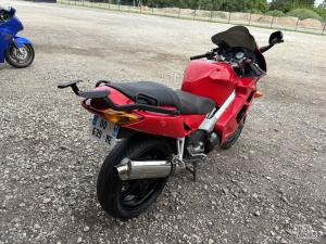 Honda VFR 1998 in Kelme, with an engine capacity of 0.80 L and mileage of 75 thousand km for 715 €, photo 4 on AUTOMOTO.COM.LV