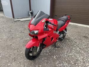 Honda VFR 1998 in Kelme, with an engine capacity of 0.80 L and mileage of 75 thousand km for 715 €, photo 7 on AUTOMOTO.COM.LV
