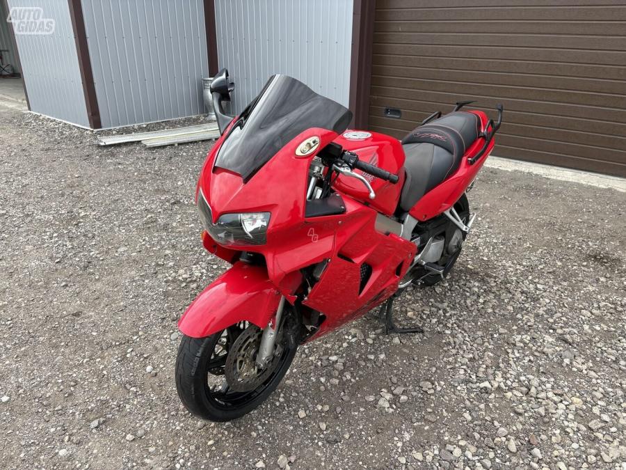Honda VFR 1998 in Kelme, with an engine capacity of 0.80 L and mileage of 75 thousand km for 715 €, photo 7 on AUTOMOTO.COM.LV