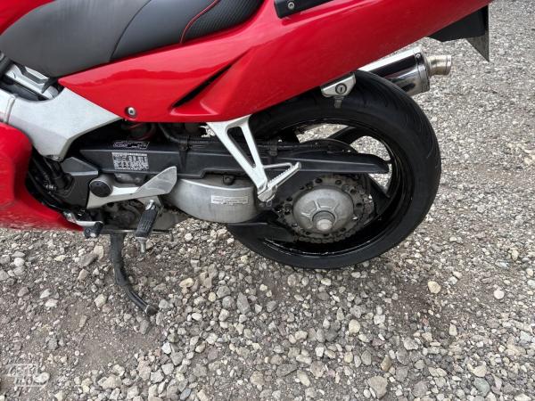 Хонда VFR 1998 в Кельме, объемом двигателя 0.80 л и пробегом 75 тыс. км за 715 €, фото 9 на AUTOMOTO.COM.LV