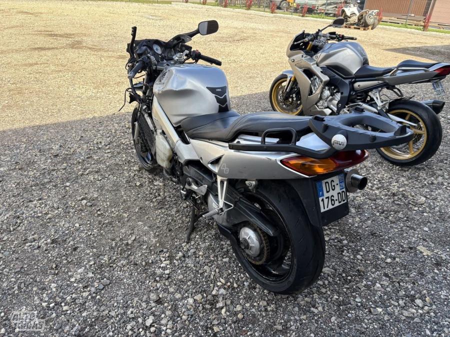 Honda VFR 1998 Kelmė, ar dzinēja tilpumu 0.80 L un nobraukumu 0 tūkst. km par 515 €, foto 5 vietnē AUTOMOTO.COM.LV
