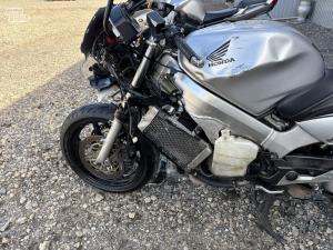Honda VFR 1998 Kelmė, ar dzinēja tilpumu 0.80 L un nobraukumu 0 tūkst. km par 515 €, foto 10 vietnē AUTOMOTO.COM.LV