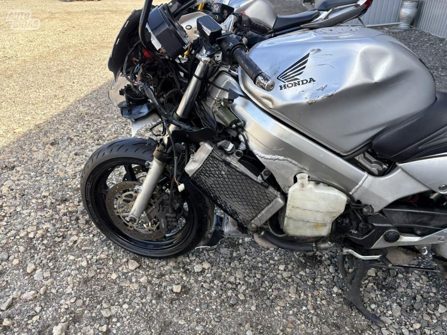 Honda VFR 1998 Kelmė, ar dzinēja tilpumu 0.80 L un nobraukumu 0 tūkst. km par 515 €, foto 10 vietnē AUTOMOTO.COM.LV