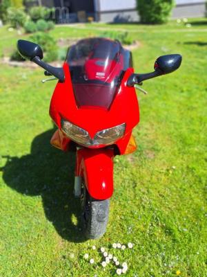 Honda VFR 1999 Saldus, ar dzinēja tilpumu 0.75 L un nobraukumu 0 tūkst. km par 1800 €, foto  vietnē AUTOMOTO.COM.LV