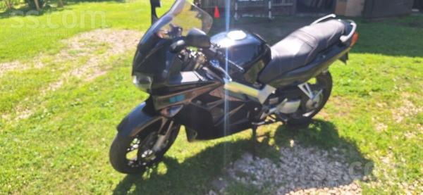 Honda VFR 1999 in Riga, with an engine capacity of 0.80 L and mileage of 0 thousand km for 2155 €, photo 2 on AUTOMOTO.COM.LV