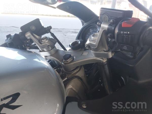 Honda VFR 2000 in Riga, with an engine capacity of 0.80 L and mileage of 0 thousand km for 2000 €, photo 5 on AUTOMOTO.COM.LV
