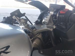Honda VFR 2000 in Riga, with an engine capacity of 0.80 L and mileage of 0 thousand km for 2000 €, photo 6 on AUTOMOTO.COM.LV
