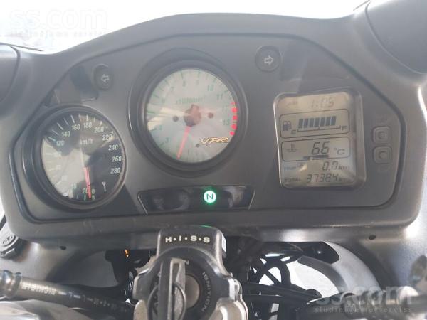 Honda VFR 2000 Rīga, ar dzinēja tilpumu 0.80 L un nobraukumu 0 tūkst. km par 2000 €, foto 4 vietnē AUTOMOTO.COM.LV