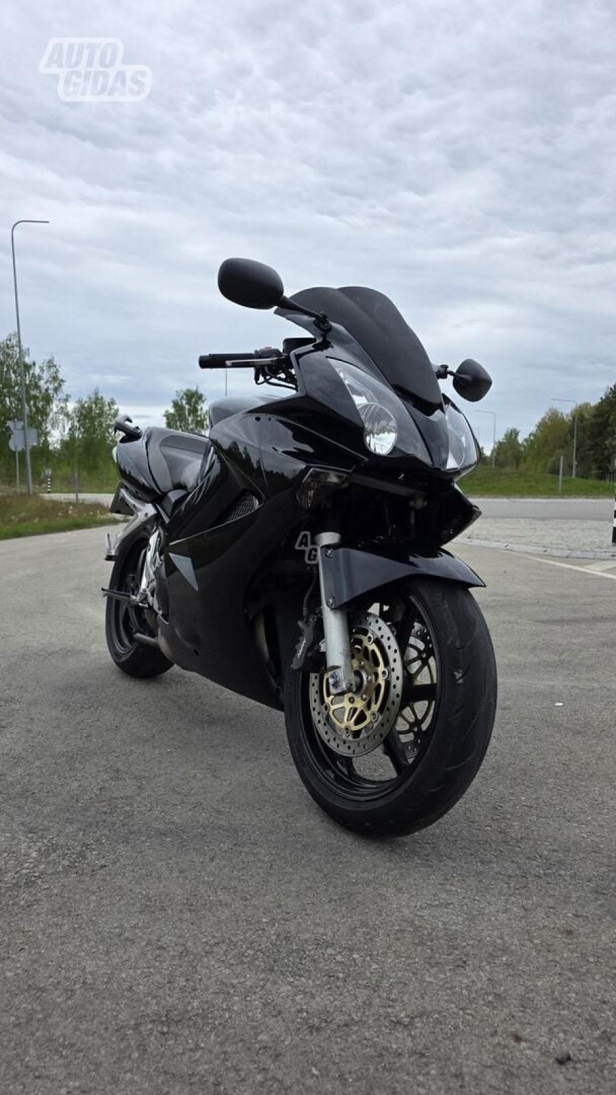 Honda VFR 2002 Šauļi, ar dzinēja tilpumu 0.00 L un nobraukumu 0 tūkst. km par 3850 €, foto 3 vietnē AUTOMOTO.COM.LV