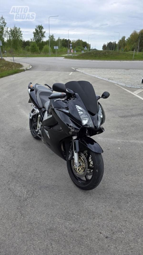 Honda VFR 2002 Šauļi, ar dzinēja tilpumu 0.00 L un nobraukumu 0 tūkst. km par 3850 €, foto 3 vietnē AUTOMOTO.COM.LV