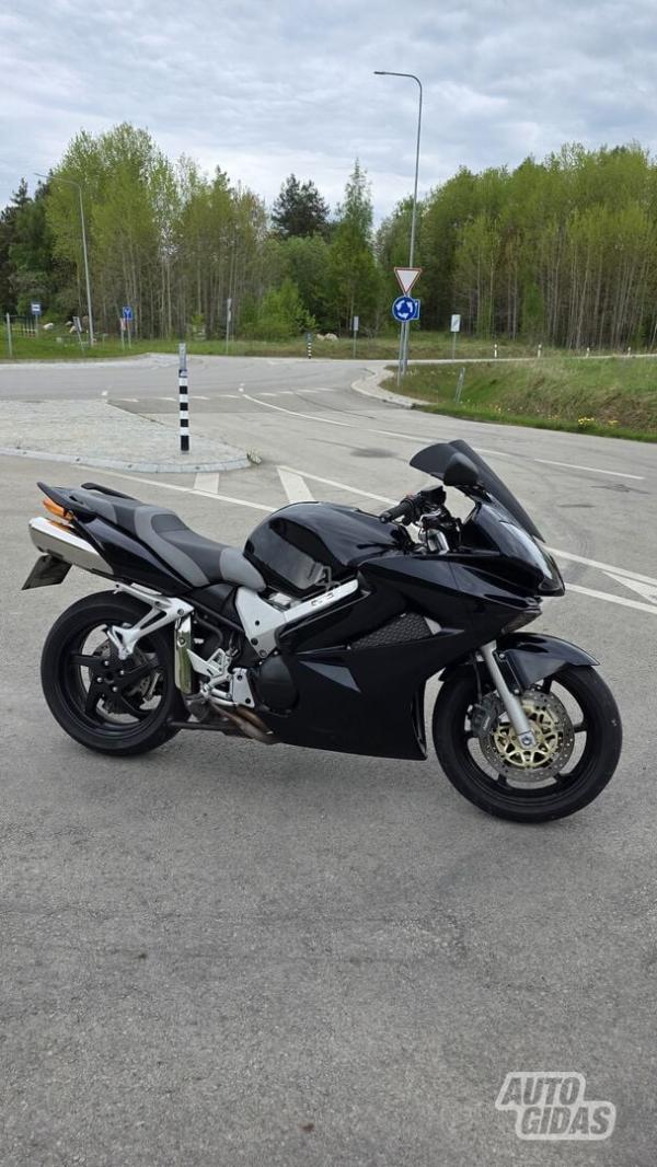 Honda VFR 2002 Šauļi, ar dzinēja tilpumu 0.00 L un nobraukumu 0 tūkst. km par 3850 €, foto 4 vietnē AUTOMOTO.COM.LV